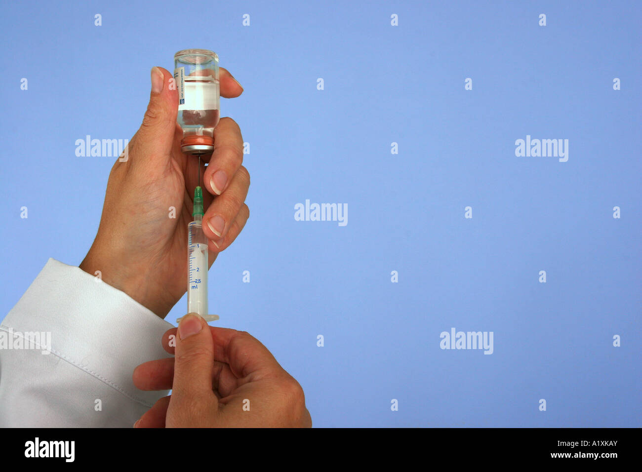 preparation of an injection Stock Photo - Alamy