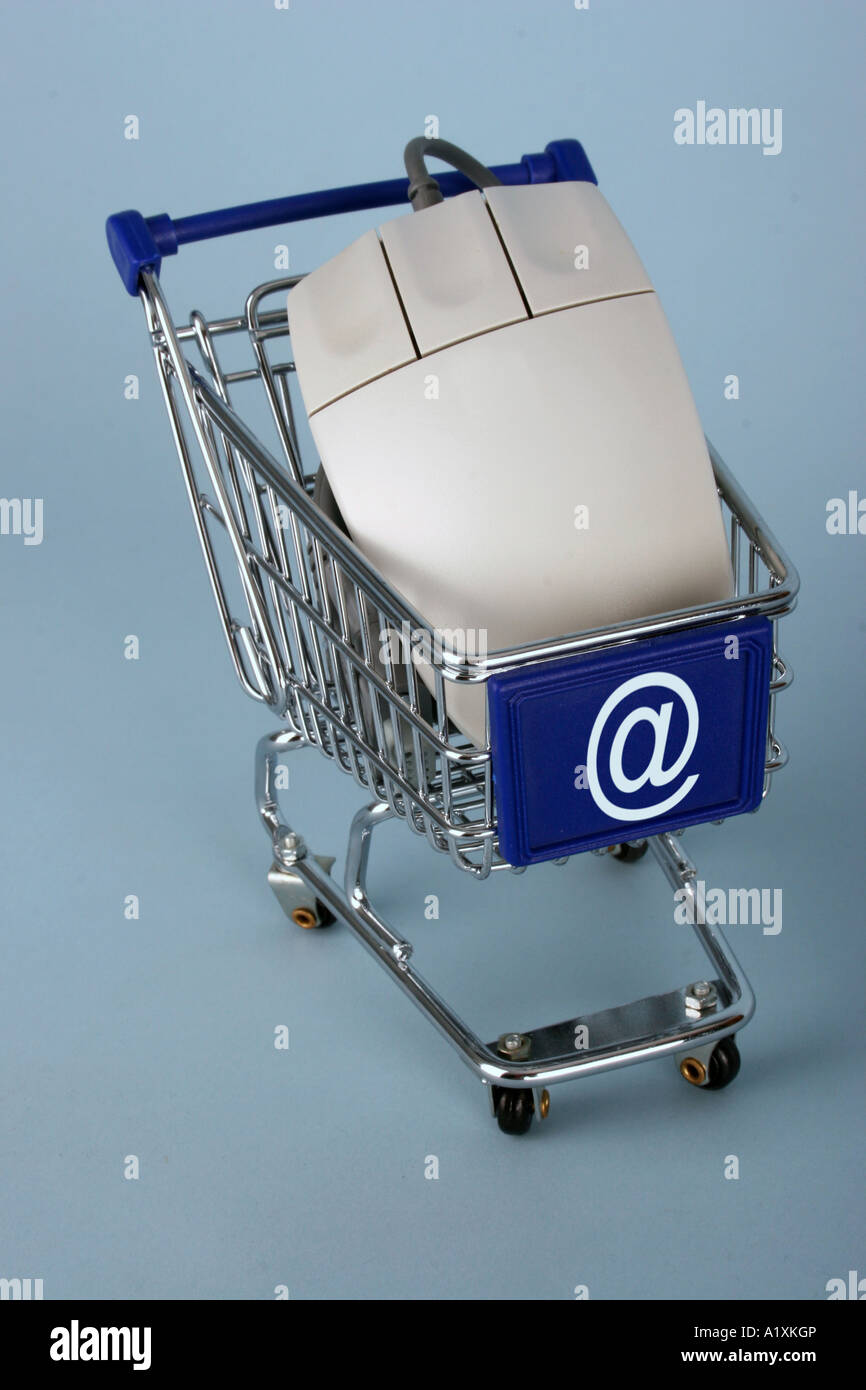 Supermarket cart act hi-res stock photography and images - Alamy