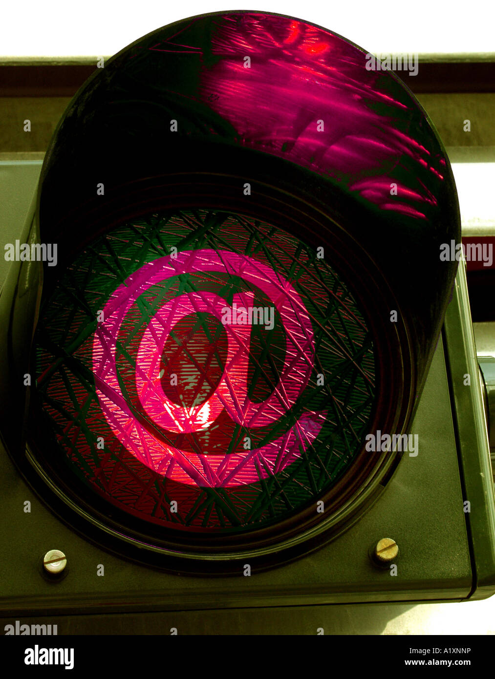red traffic light Stock Photo - Alamy