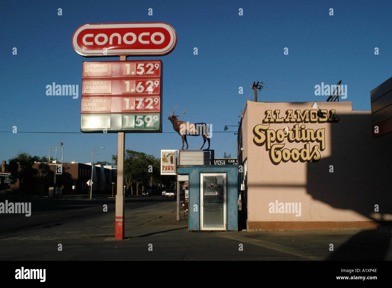 Conoco gas station sign High Resolution Stock Photography and Images ...