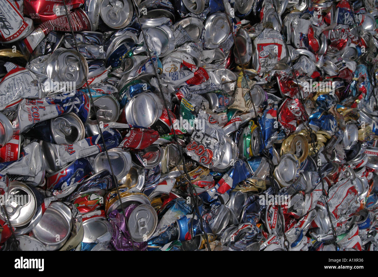 Squashed tin cans hi-res stock photography and images - Alamy