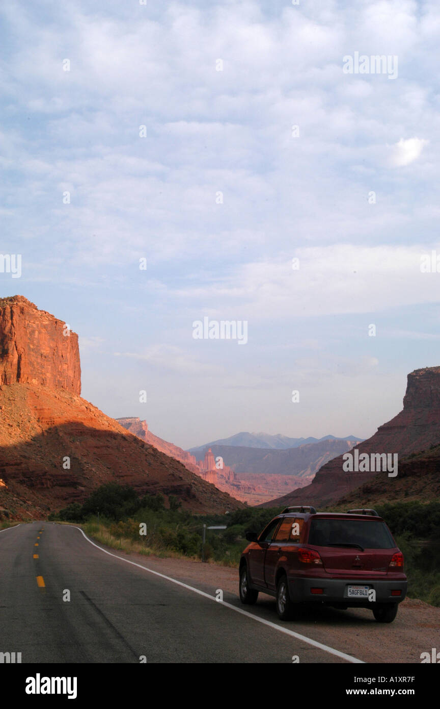 SUV parked by Highway 128, Moab, Utah, USA Stock Photo - Alamy