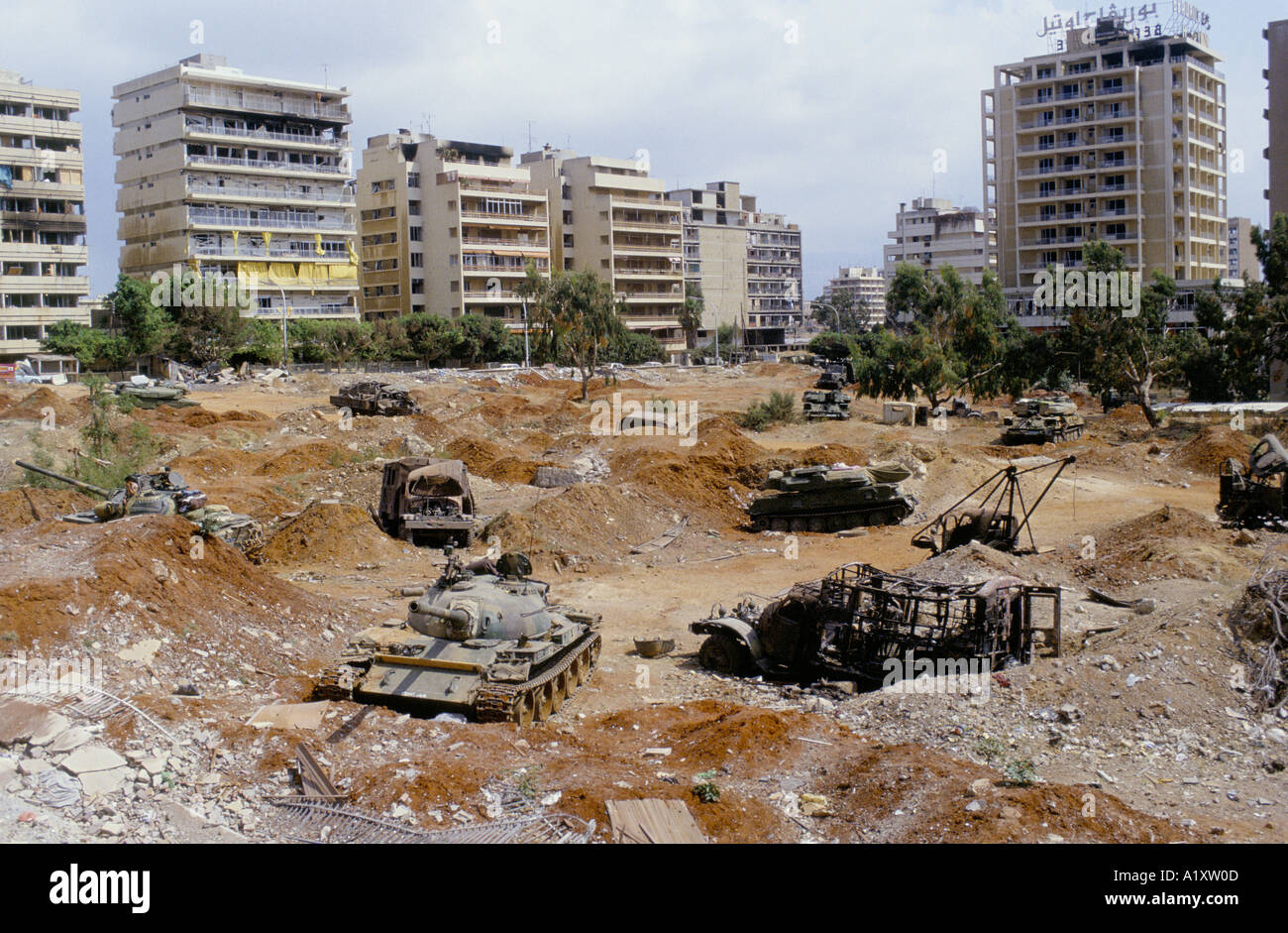SYRIAN TANK POSITION CORNICHE MAZRA BEIRUT 1982 1982 Stock Photo ... SYRIAN TANK POSITION CORNICHE MAZRA BEIRUT 1982 1982 Stock Photo ...