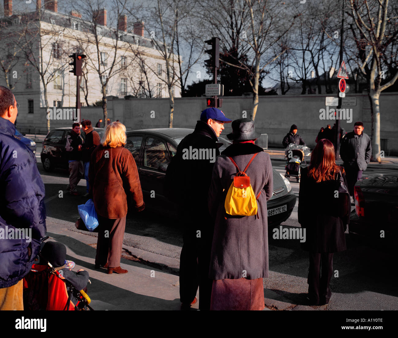 People standing on street hi-res stock photography and images - Alamy