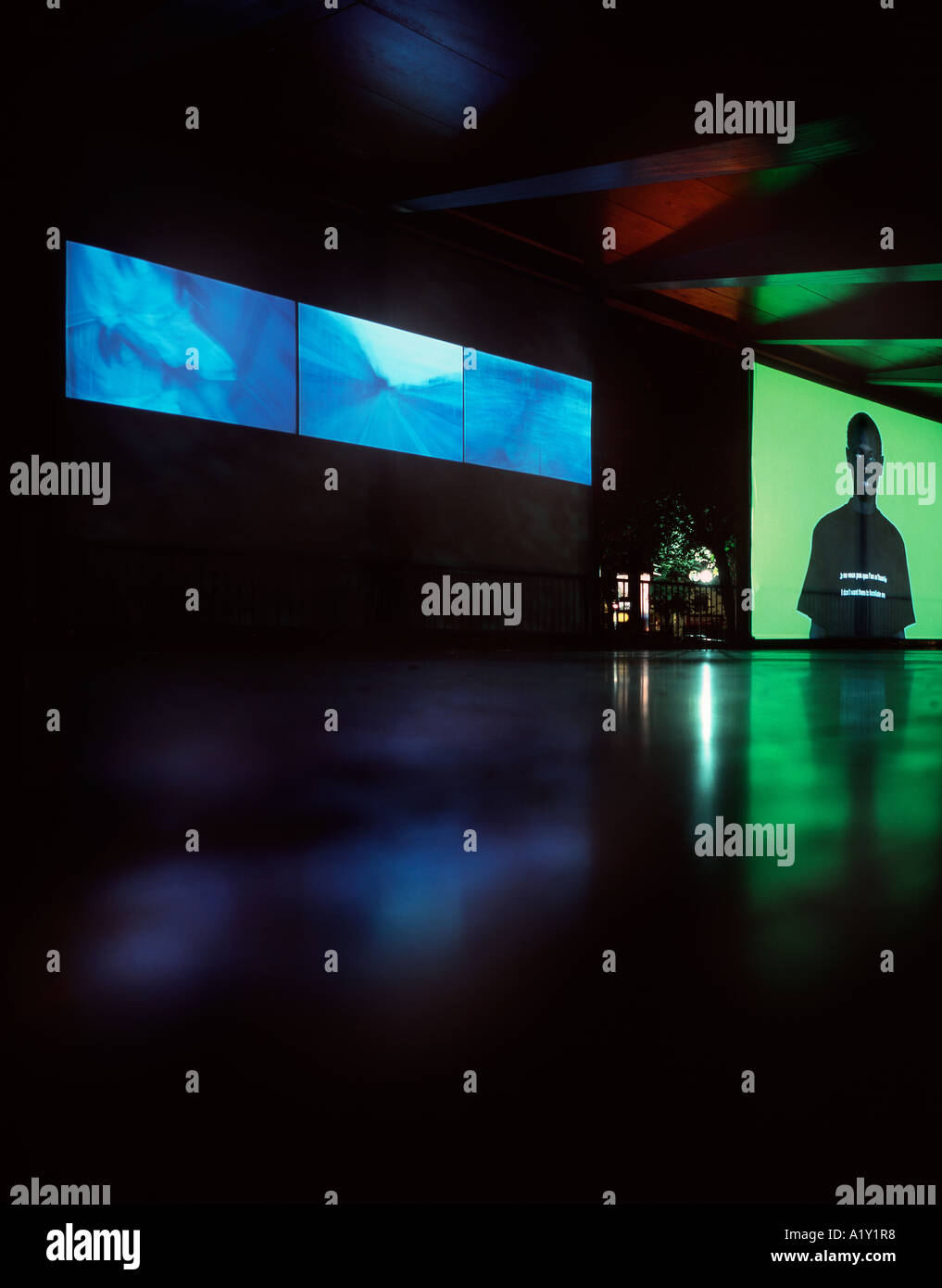 Large screen projection hi-res stock photography and images - Alamy