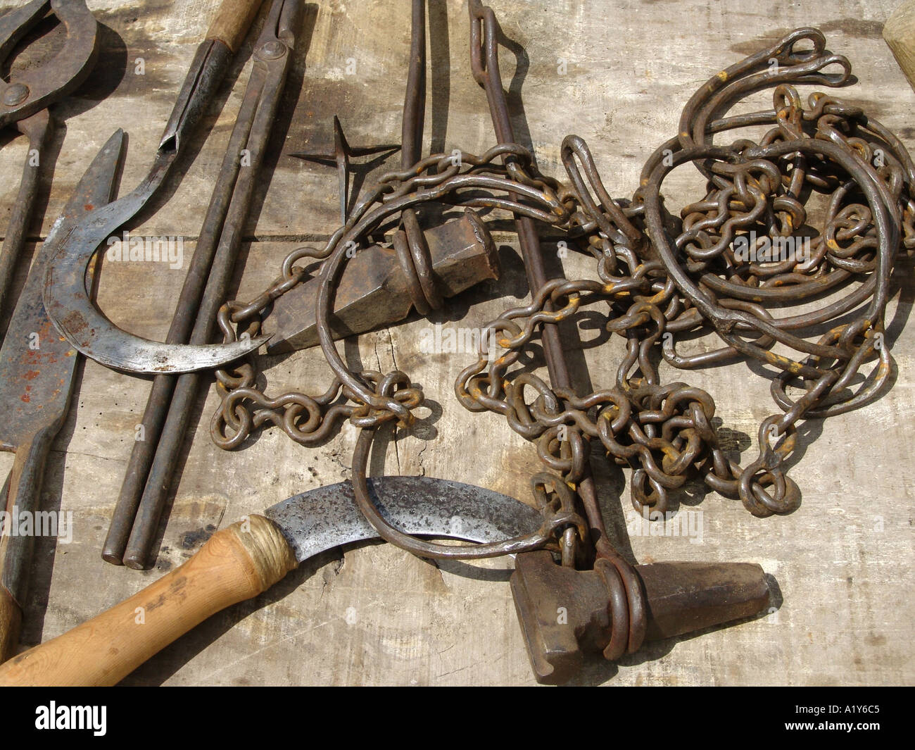 Roman iron chain hi-res stock photography and images - Alamy
