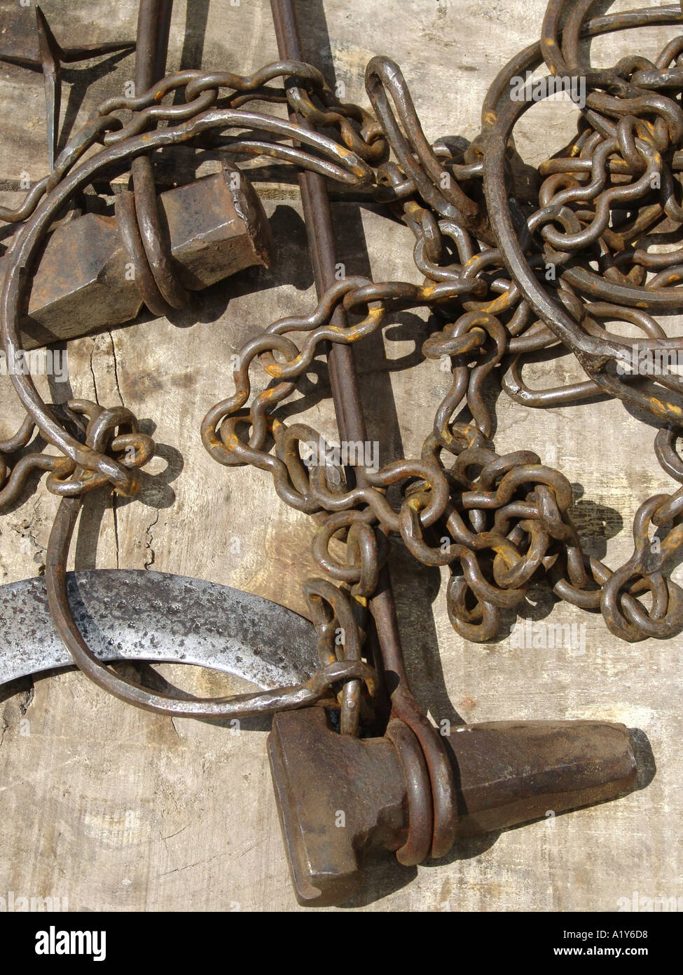Roman iron chain hi-res stock photography and images - Alamy