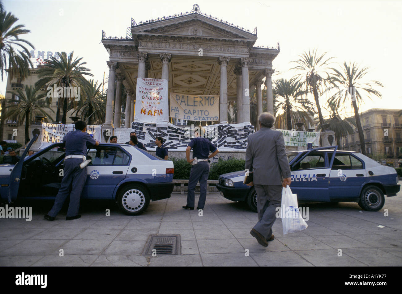 Police car sicily hi-res stock photography and images - Alamy