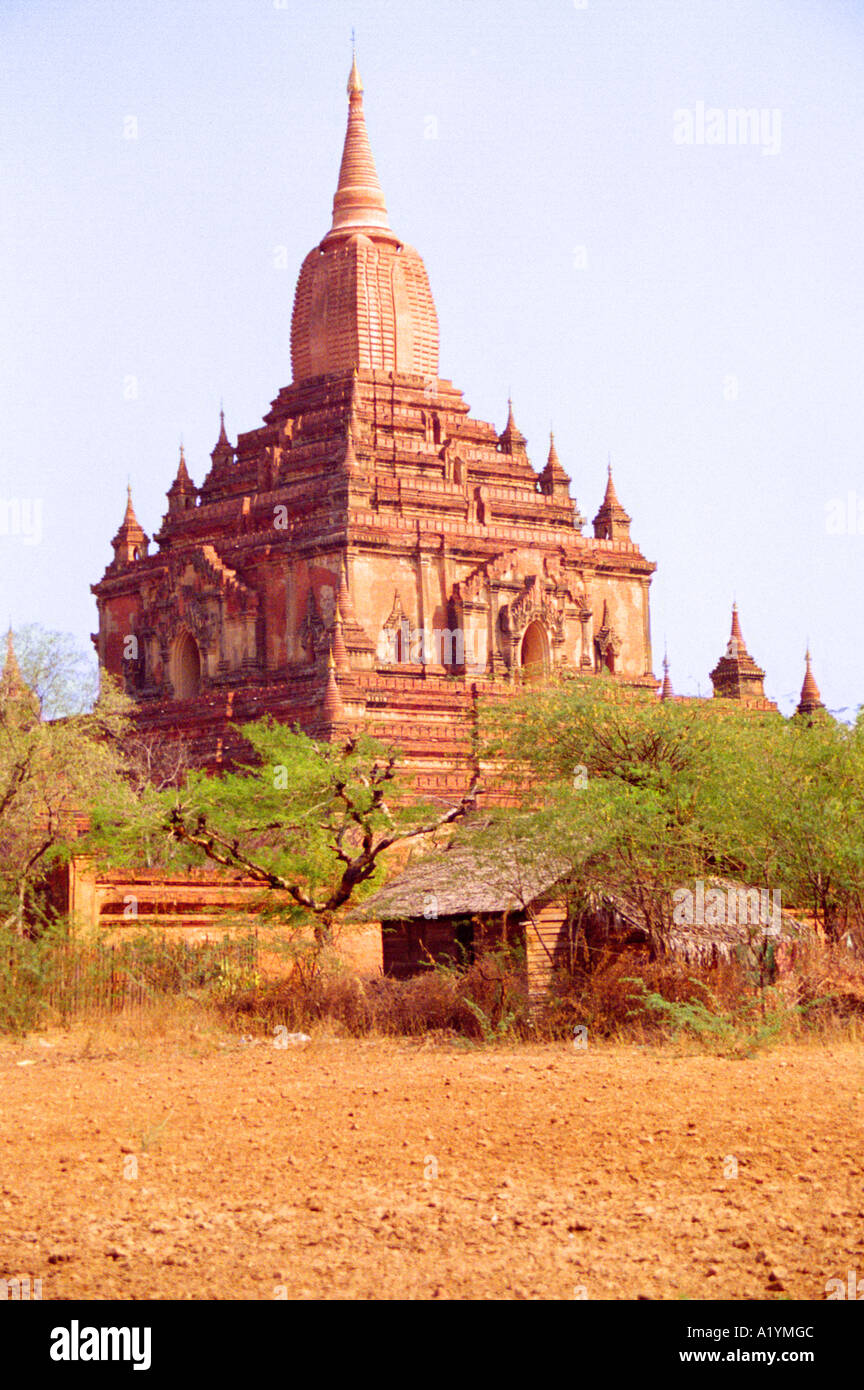 Traditional farmers myanmar bagan hi-res stock photography and images ...