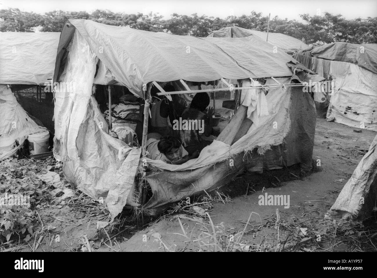 Burma myanmar homeless poverty High Resolution Stock Photography and ...