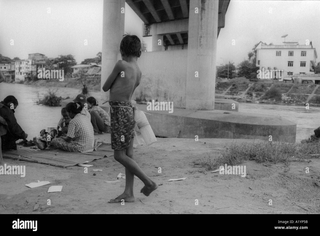 Burma myanmar homeless poverty High Resolution Stock Photography and ...