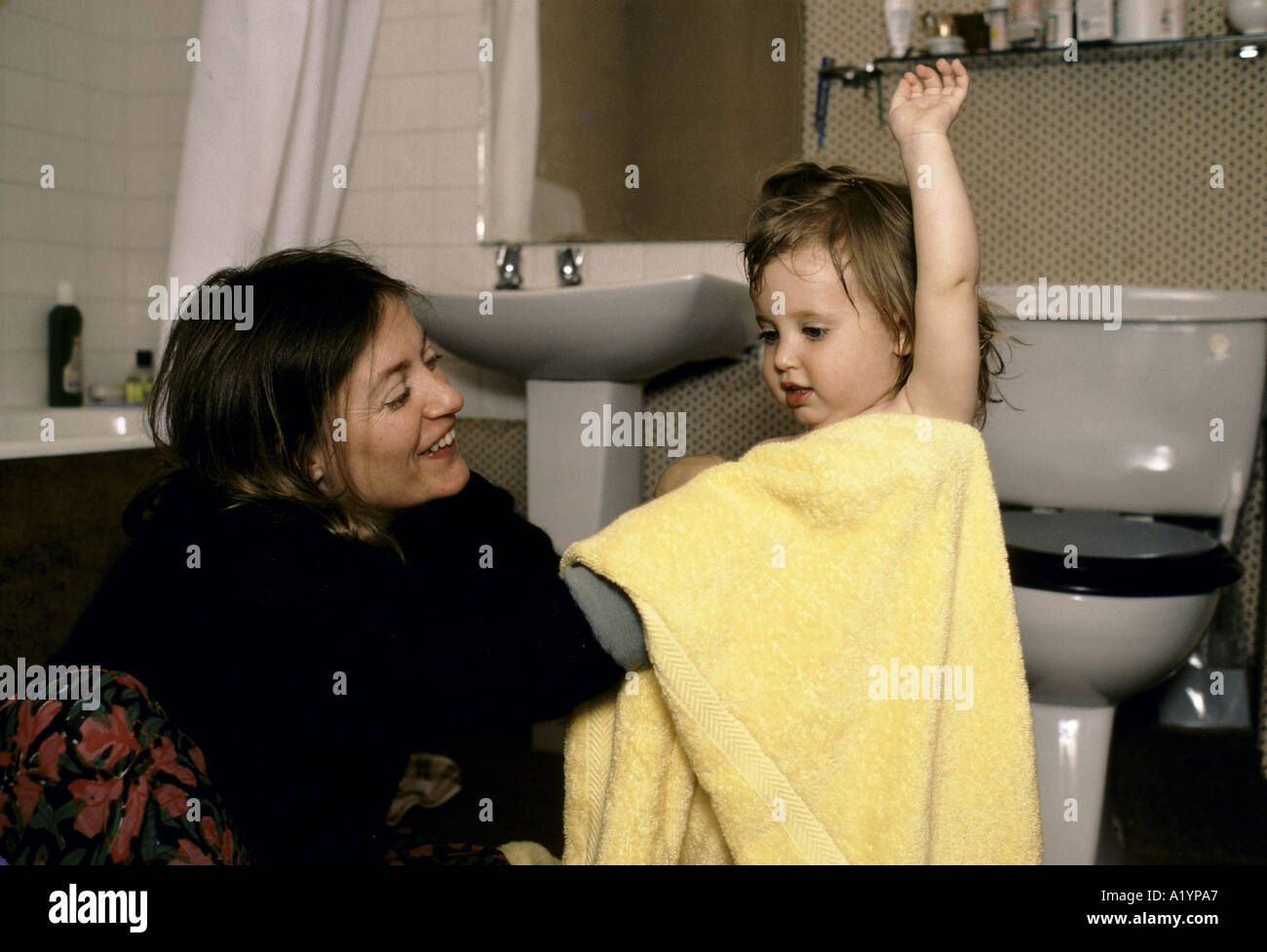 Child bathtime hi-res stock photography and images - Alamy