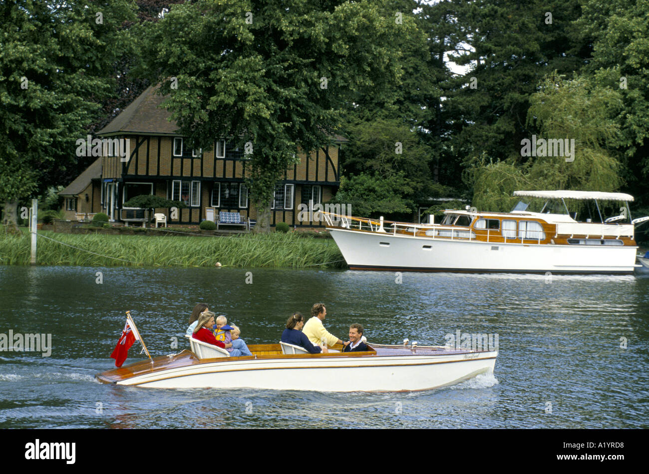 BOATING ON THE THAMES COOKHAM NEAR WINDSOR 7 88 Stock Photo - Alamy