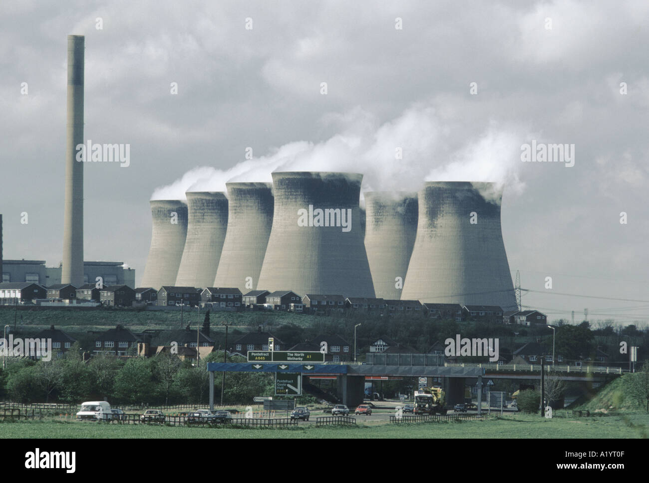 FERRY BRIDGE POWER STATION PONTEFRACT SOUTH WALES Stock Photo - Alamy