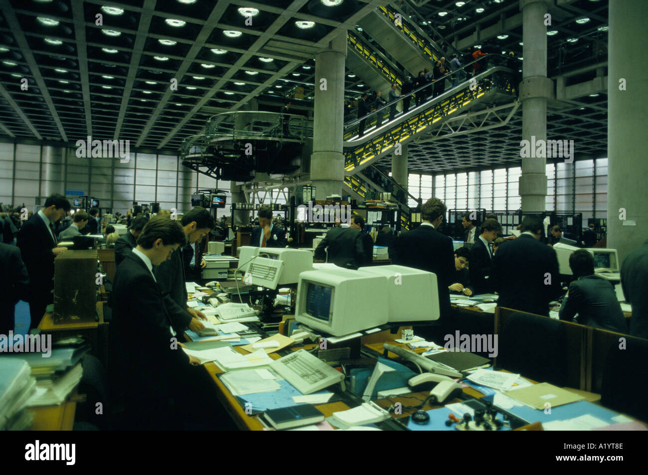 Lloyds bank interior hi-res stock photography and images - Alamy