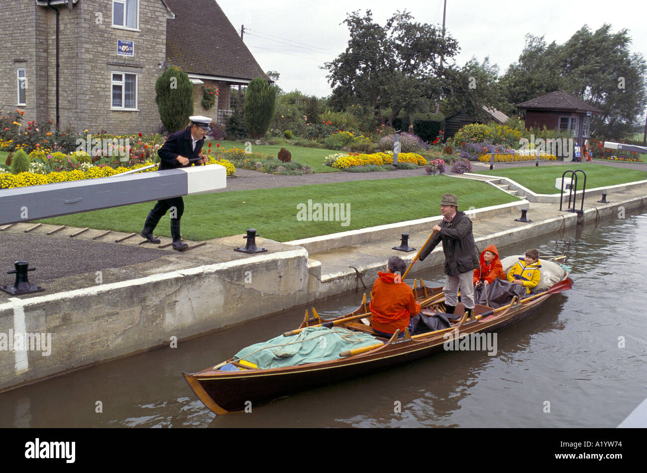 Pinkhill lock hi-res stock photography and images - Alamy
