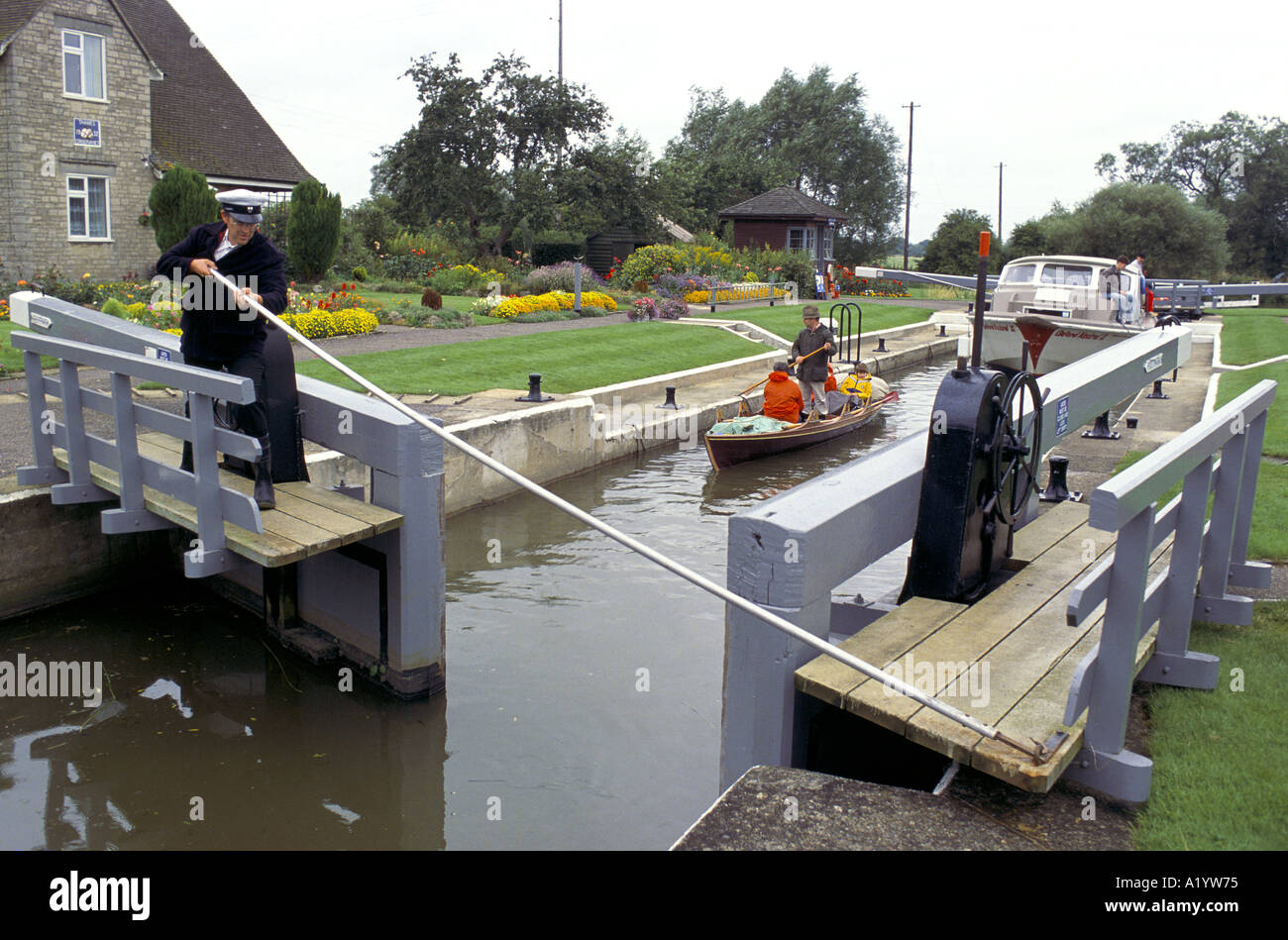 Pinkhill lock hi-res stock photography and images - Alamy