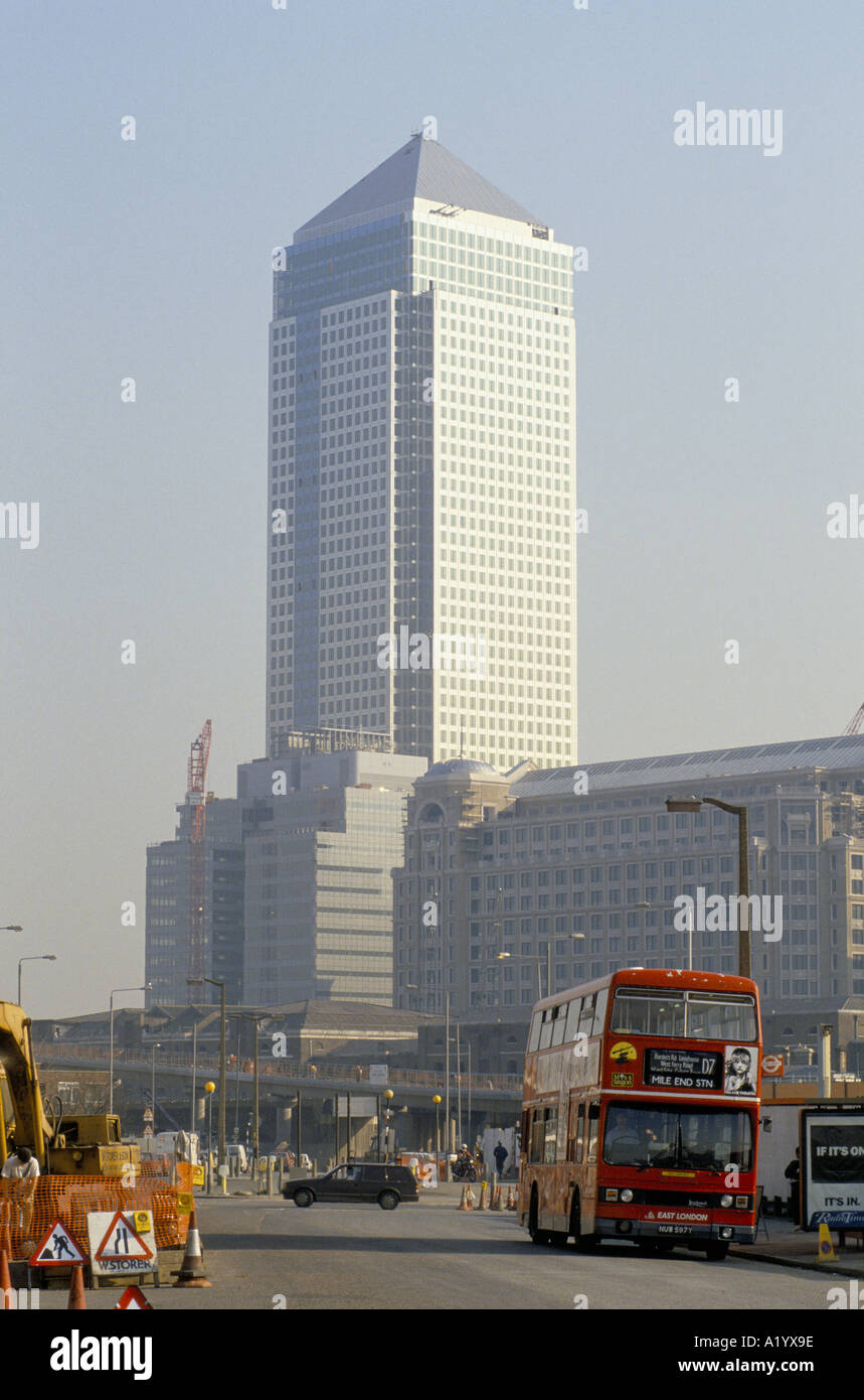 CANARY WHARF TOWER DOUBLE DECKER BUS ROUTE D7 NEXT TO ROAD WORK LONDON ...