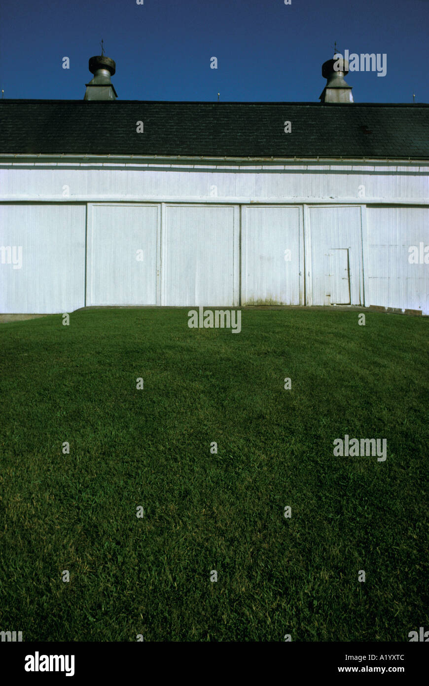 Barn outside landscape Stock Photo - Alamy