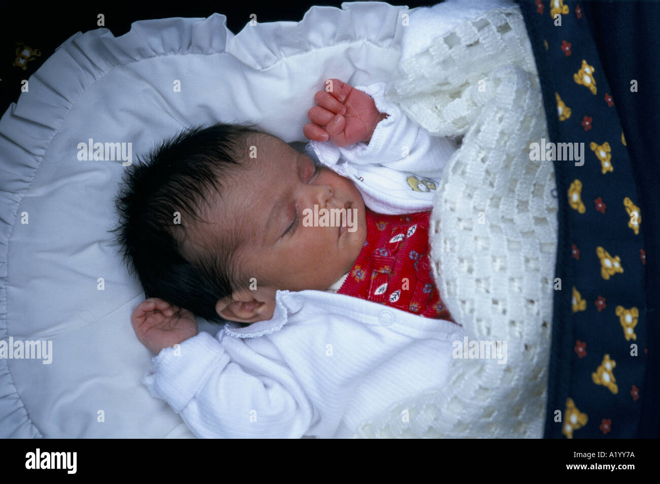 NEW BORN BABY SLEEPING TWO WEEKS OLD 1998 1998 Stock Photo - Alamy