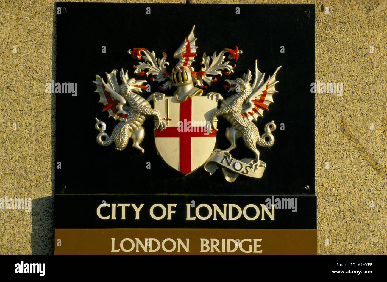 London bridge name hi-res stock photography and images - Alamy