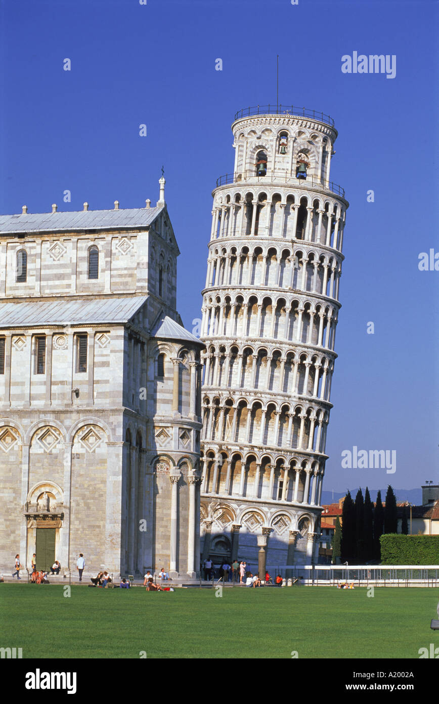 The Duomo and the Leaning Tower in the Campo dei Miracoli in Pisa ...
