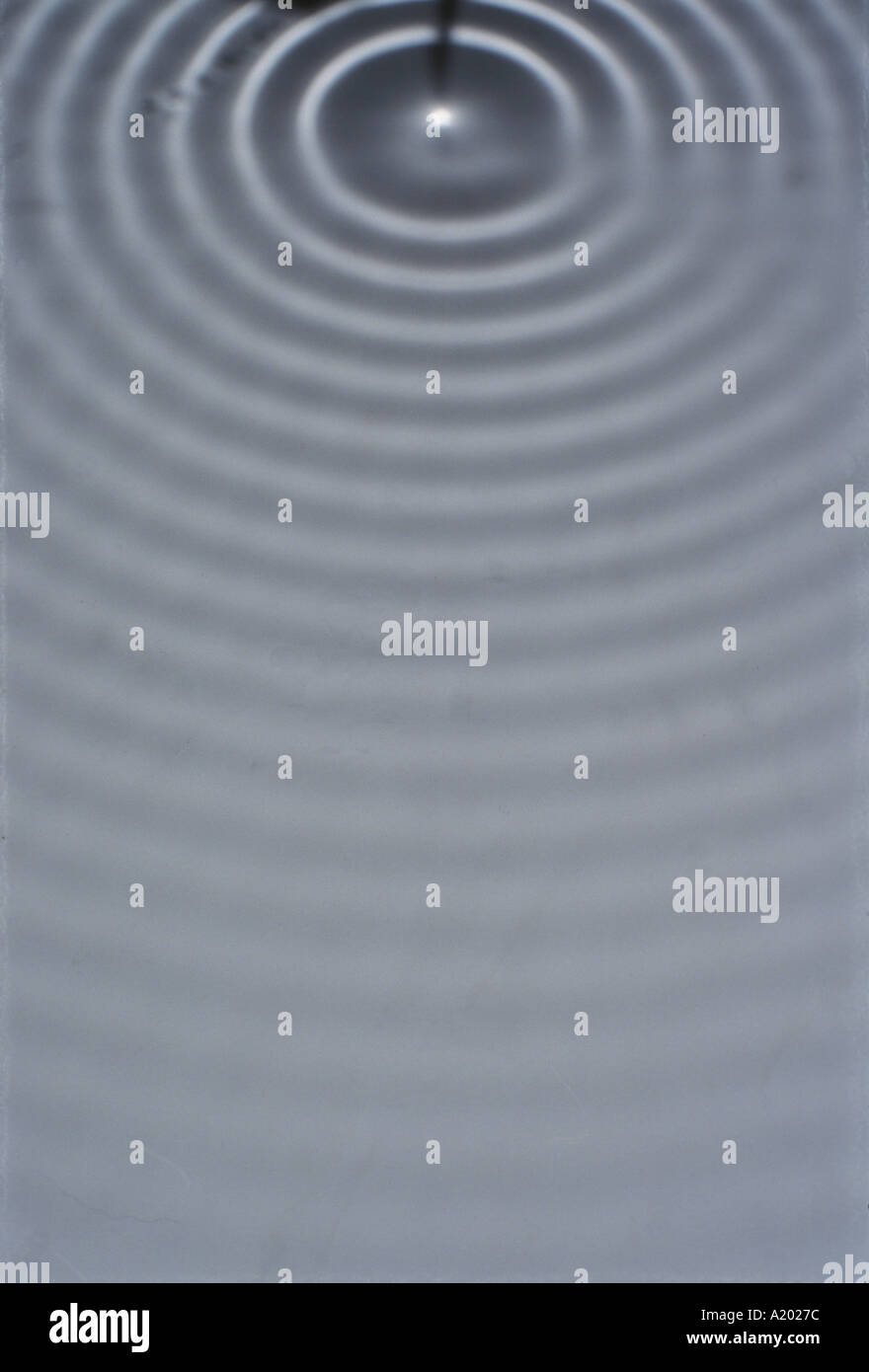 Circular waves in ripple hi-res stock photography and images - Alamy