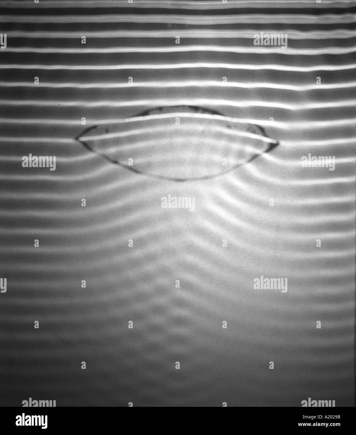 Ripple tank waves hi-res stock photography and images - Alamy