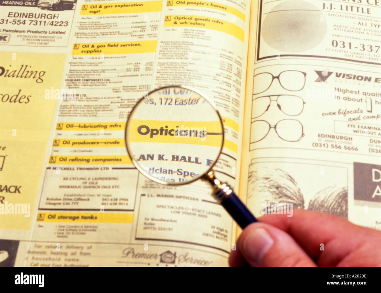 Yellow pages hi-res stock photography and images - Alamy