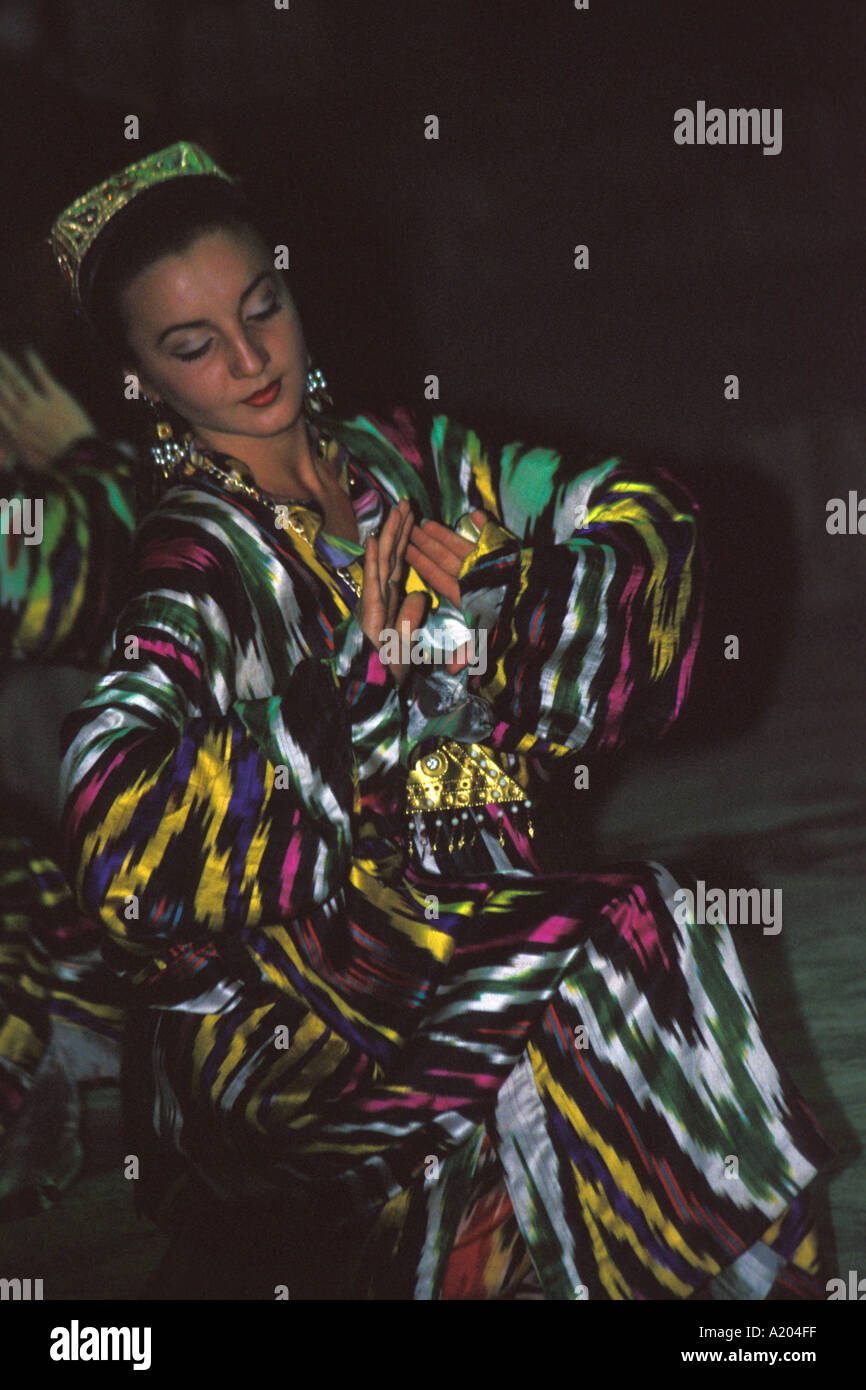 Uzbek Dancer in National Dress Bukhara Uzbekistan Stock Photo - Alamy