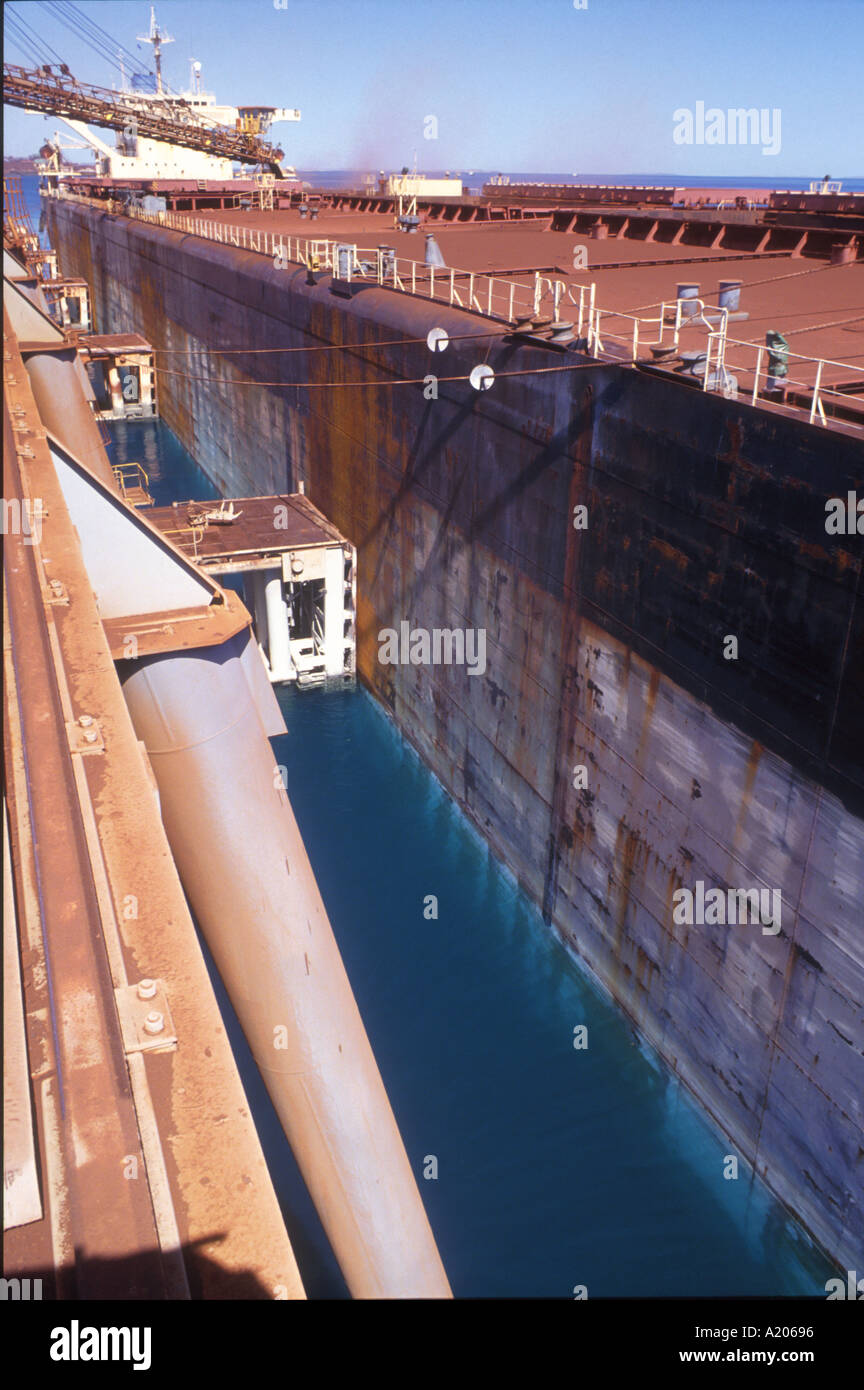 Iron ore ship australia hi-res stock photography and images - Alamy