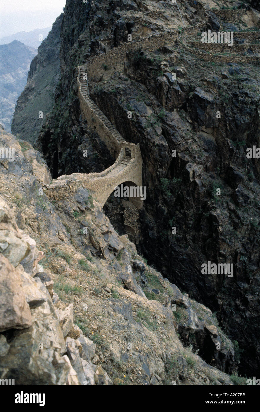 Shahara bridge yemen hi-res stock photography and images - Alamy