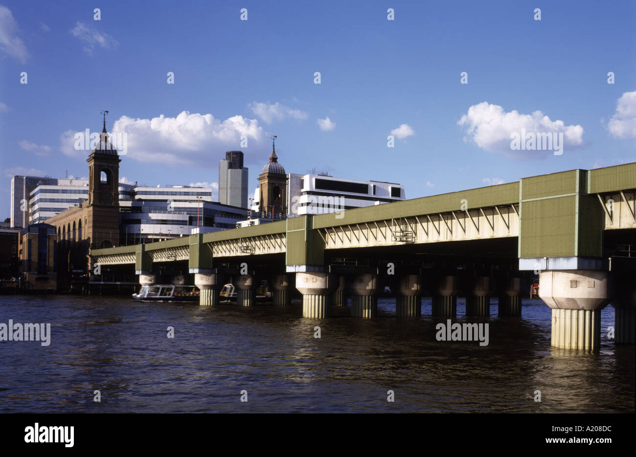 Alexandra railway bridge hi-res stock photography and images - Alamy