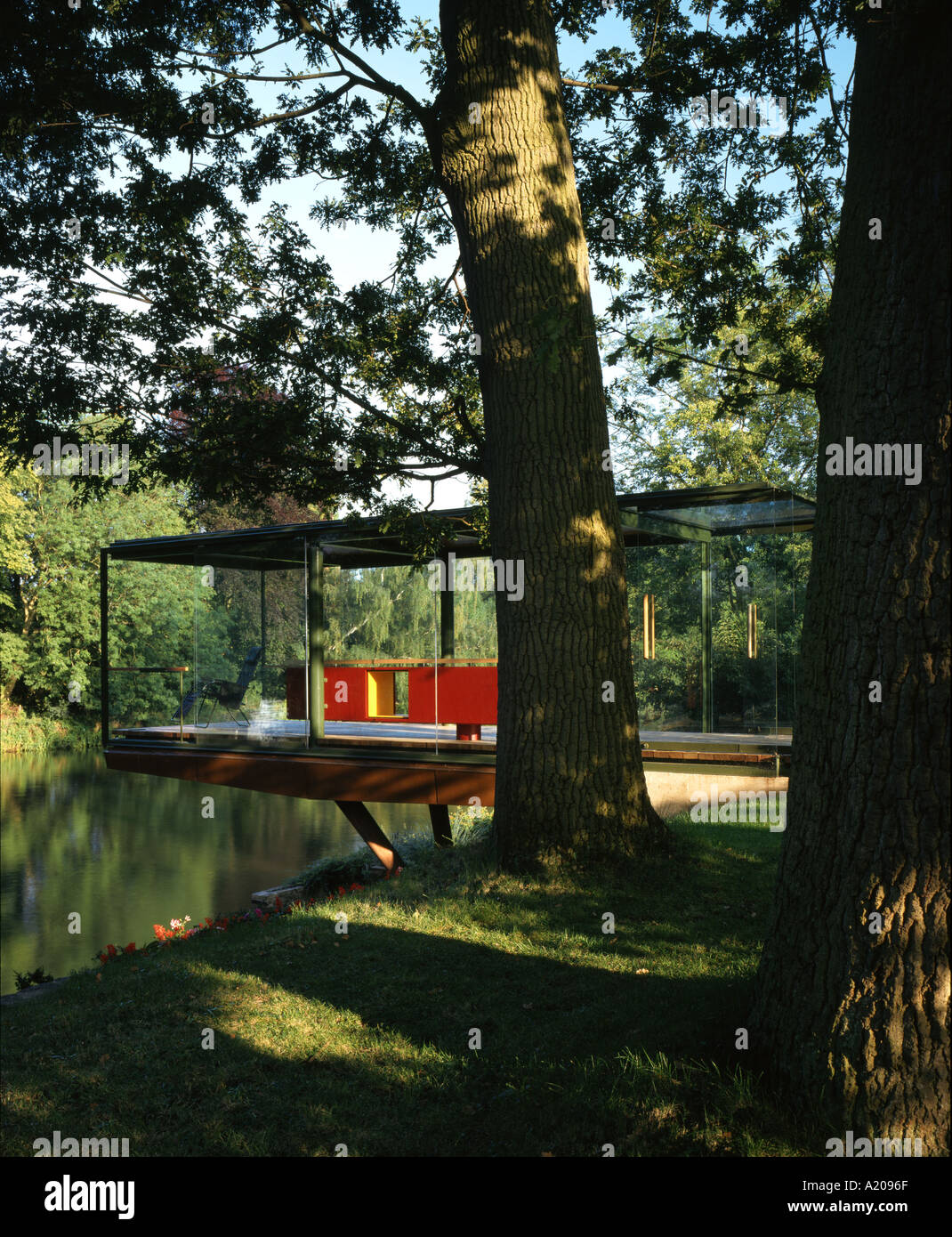 Boating pavilion hi-res stock photography and images - Alamy