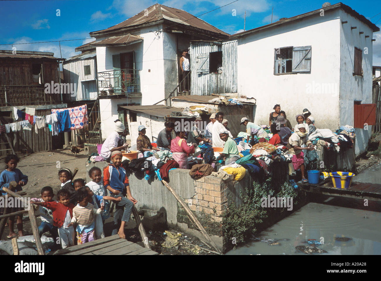 African women laundry hi-res stock photography and images - Alamy