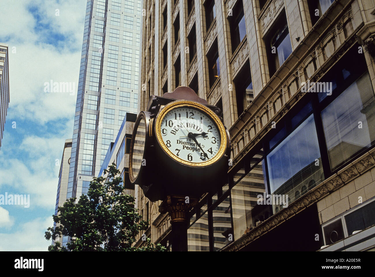 The clock in Chicago U.S.A. North America Stock Photo - Alamy