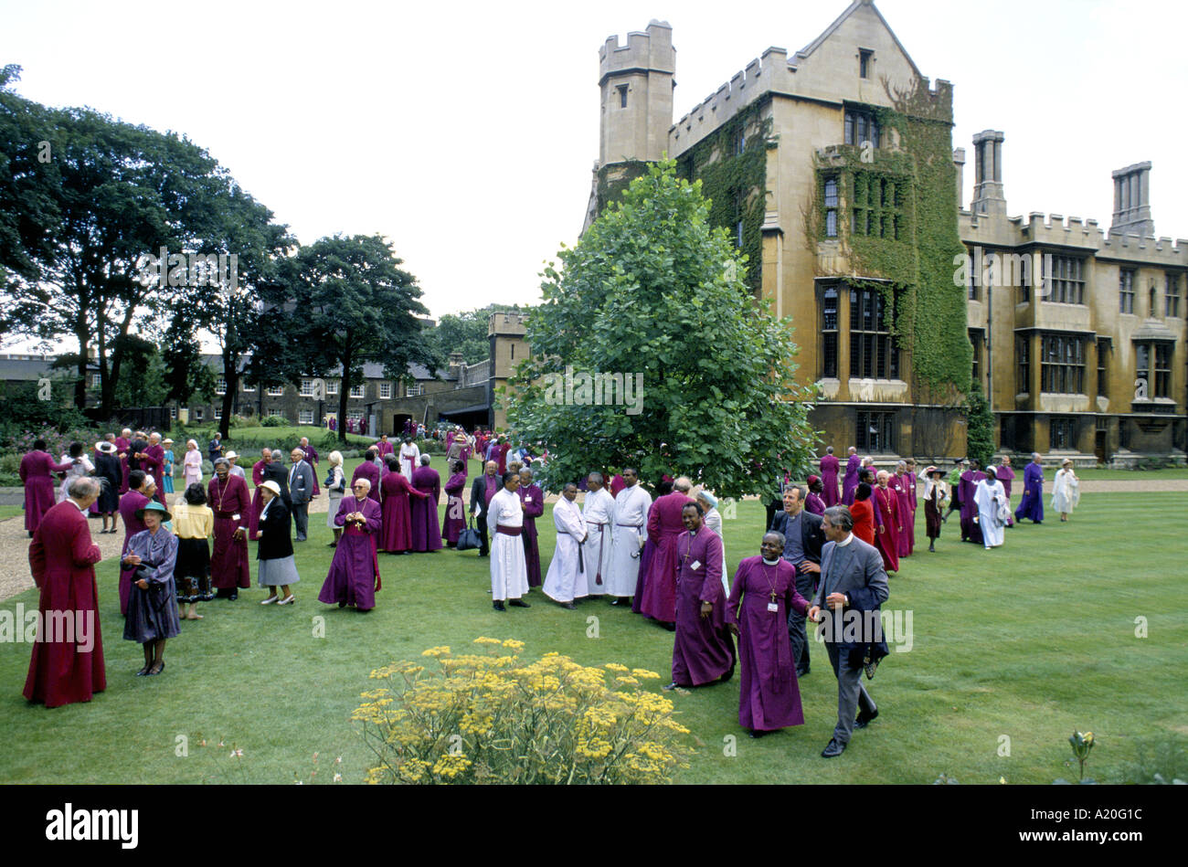 BISHOPS AT LAMBETH PALACE LAMBETH CONFERENCE 1988 Stock Photo - Alamy