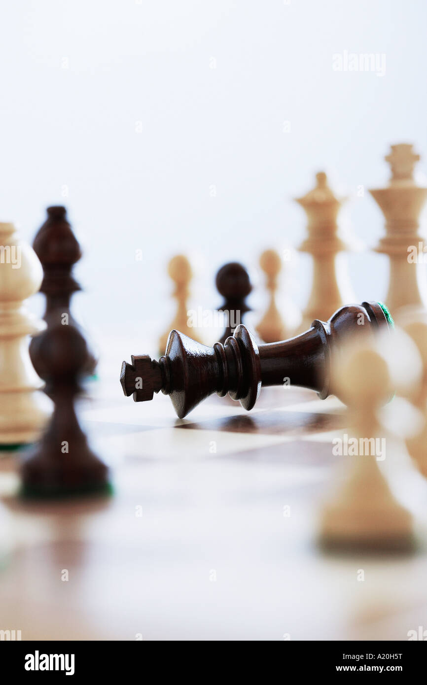 King of chess down defeated hi-res stock photography and images - Alamy