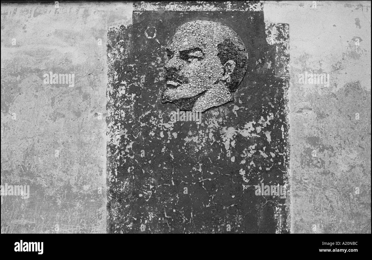 Portrait of lenin hi-res stock photography and images - Alamy
