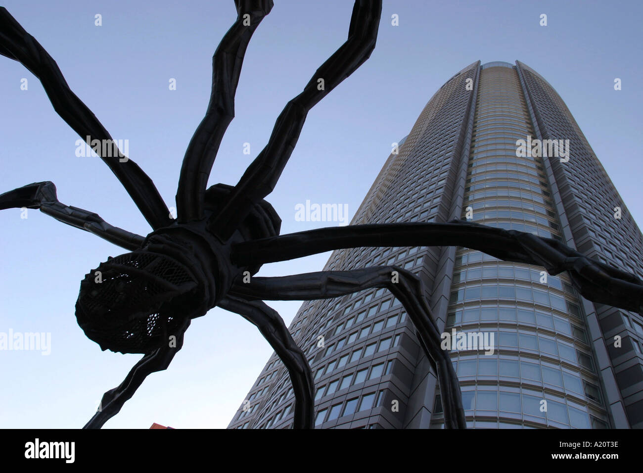 Roppongi hills tokyo spider sculpture hi-res stock photography and ...