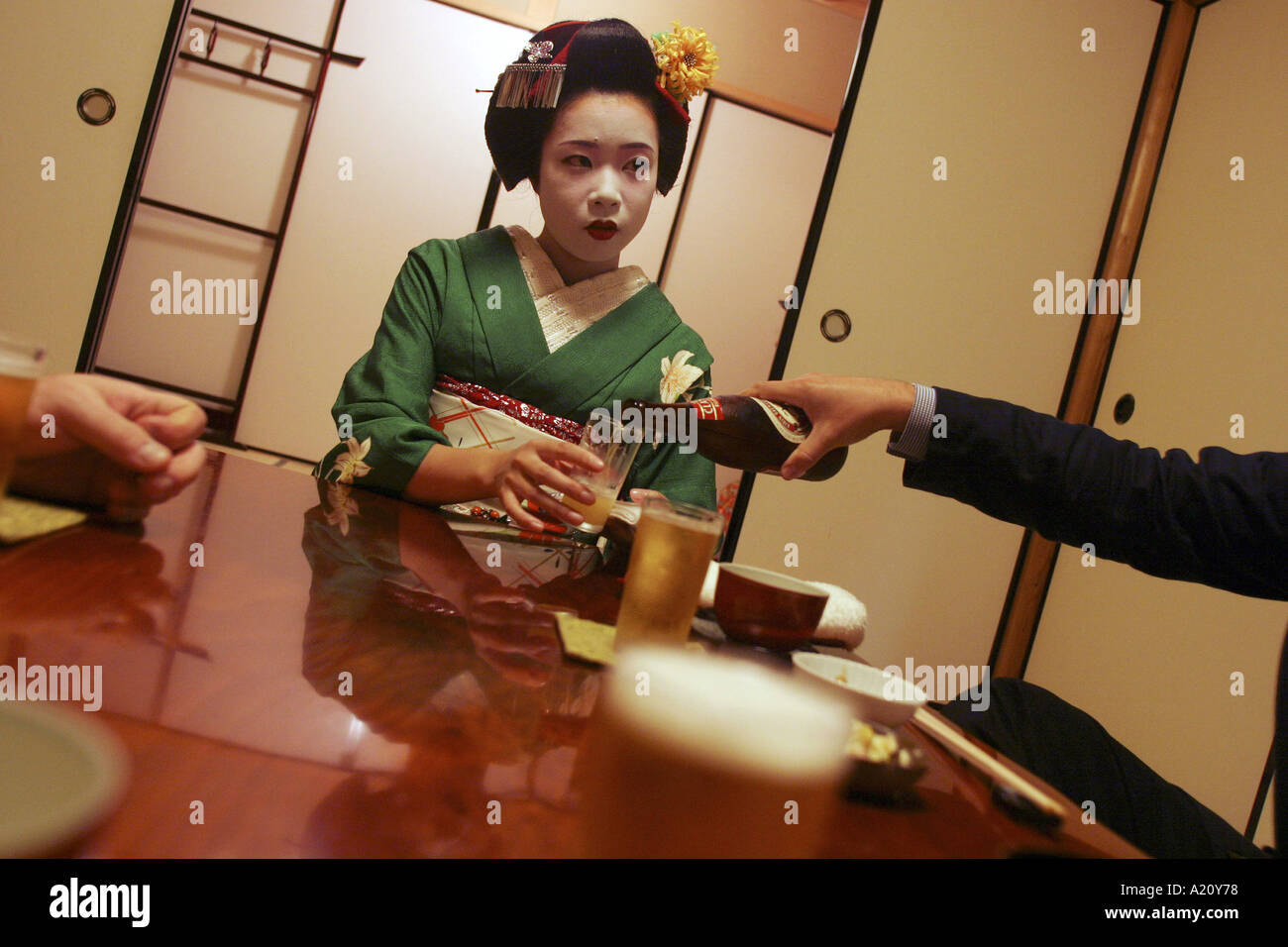 Kyoto gion geisha tea house hi-res stock photography and images - Alamy