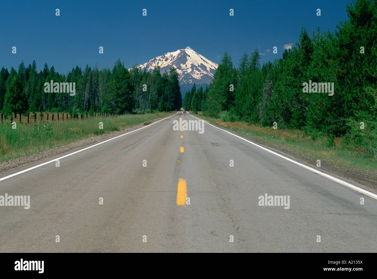Mt shasta view point hi-res stock photography and images - Alamy