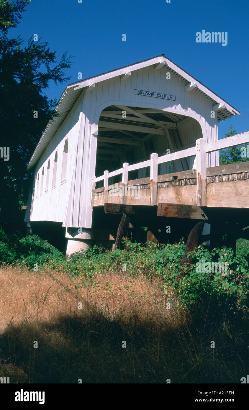 Covered bridge Grave Creek Leland Oregon Stock Photo - Alamy