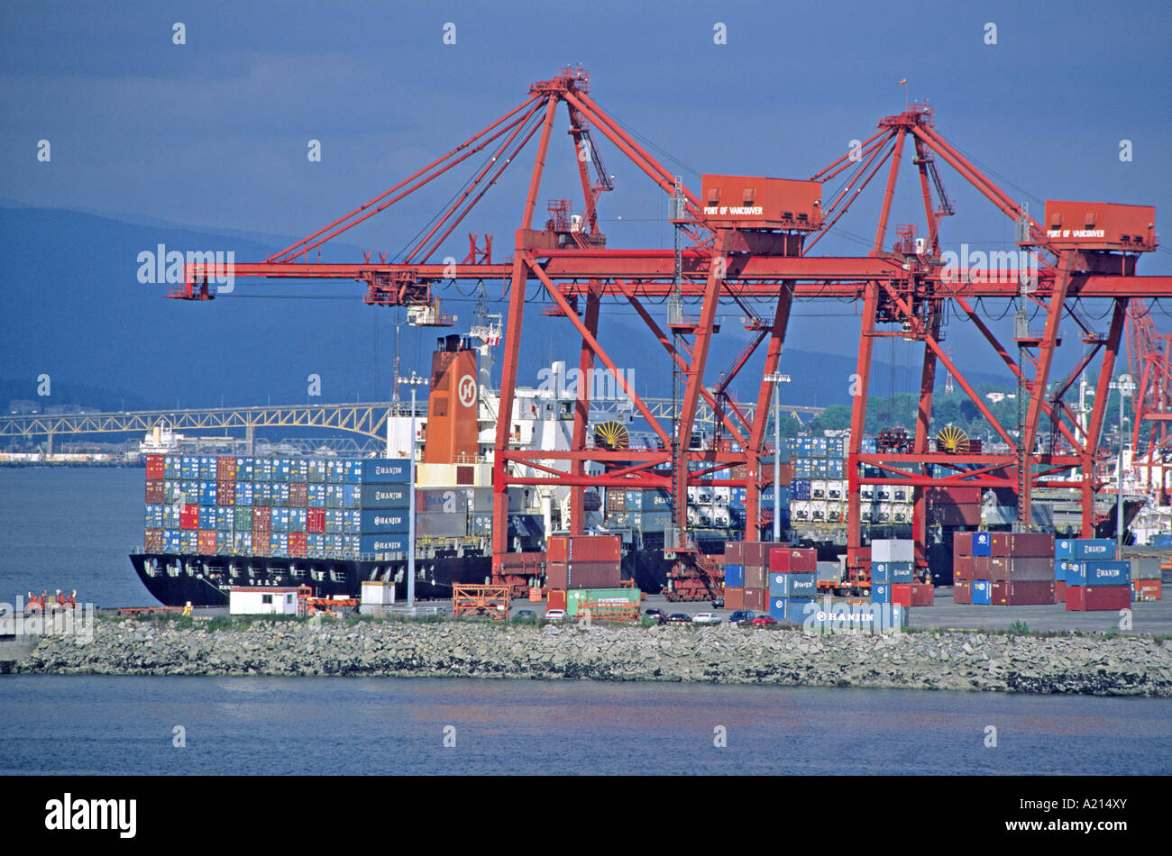container ship Port of Vancouver Canada Stock Photo - Alamy