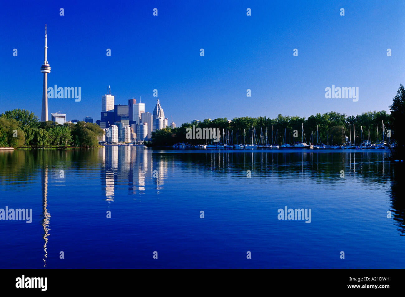 Cn tower toronto overview hi-res stock photography and images - Alamy