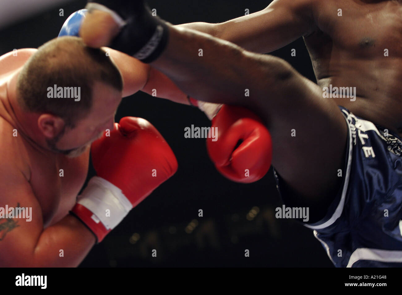 Boxing round hi-res stock photography and images - Alamy