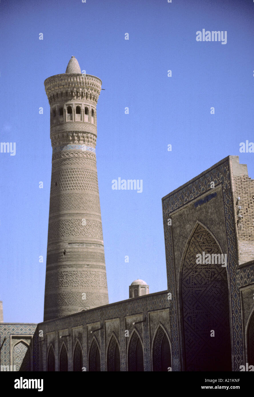 The Kalon minaret in the Poi Kalon mosque, bukhara Stock Photo - Alamy