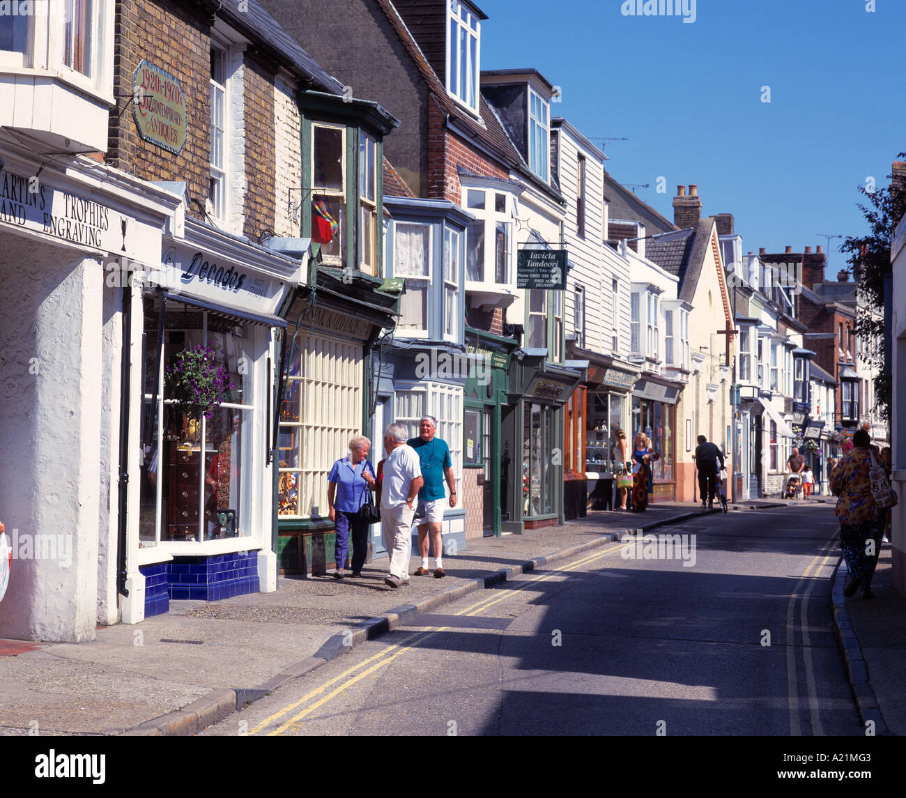 GB KENT WHITSTABLE HARBOUR STREET Stock Photo - Alamy