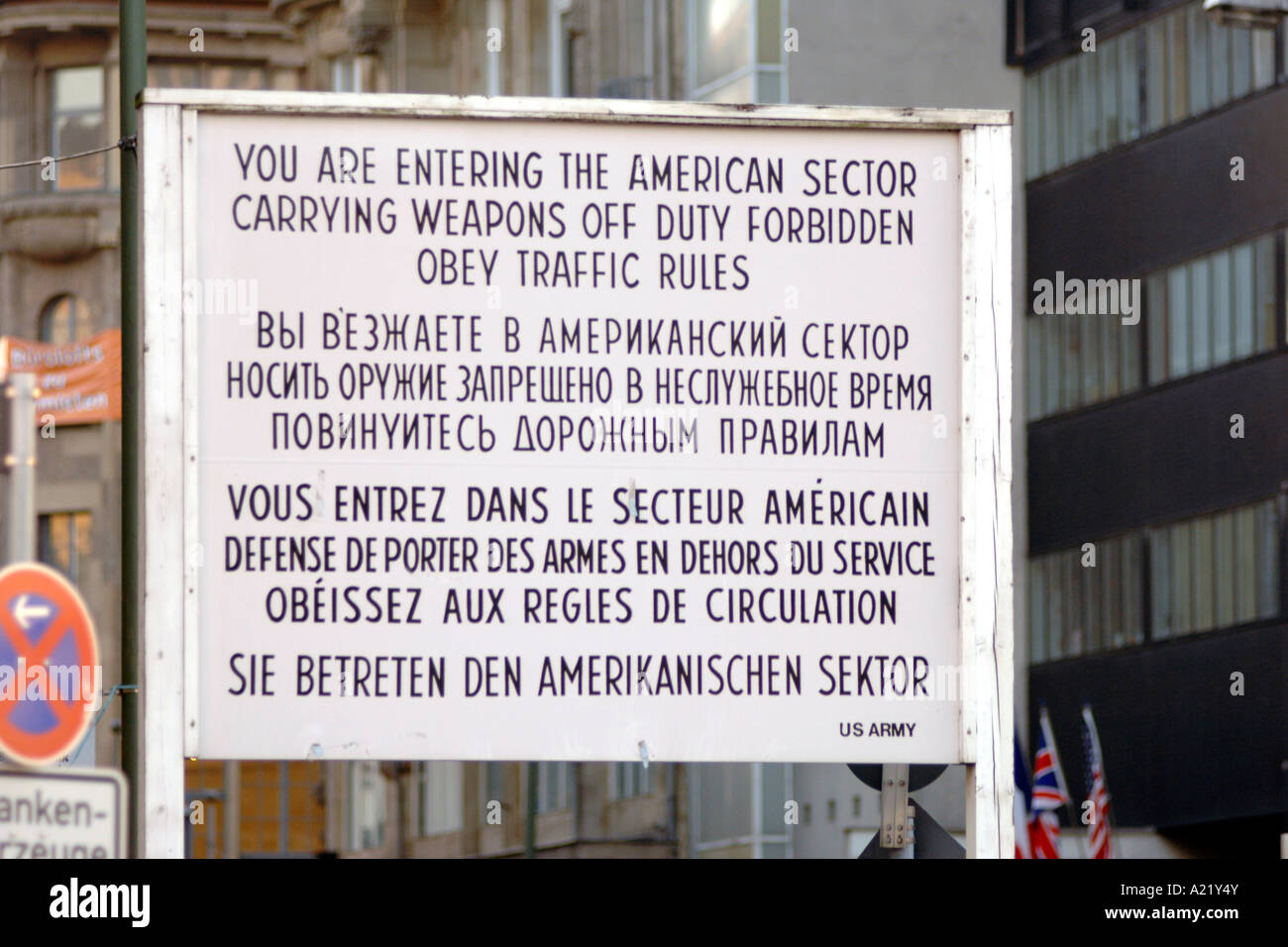 German border sign hi-res stock photography and images - Alamy