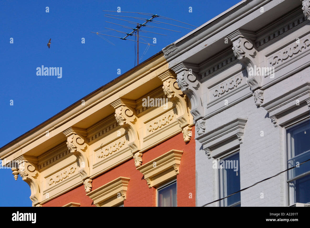 Cornice brackets hi-res stock photography and images - Alamy